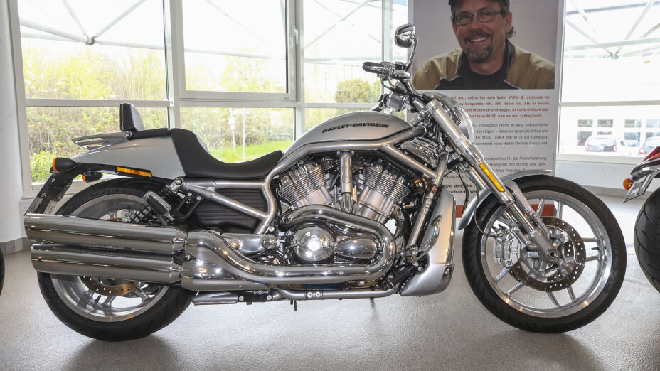 Zu Besuch in der Ausstellung „120 Jahre Harley-Davidson“ – und sie ...