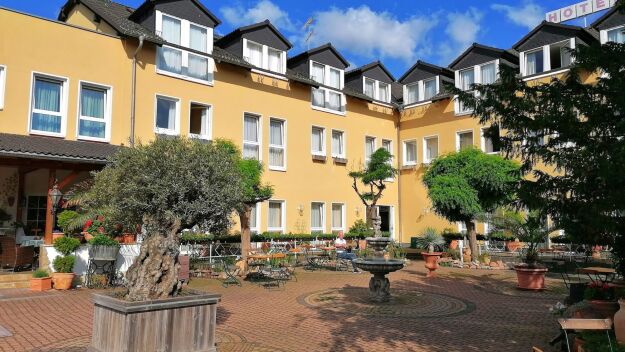Hotel & Restaurant Waldschlößchen im Fläming ⌀ 4,2/5 – Motorradhotel
