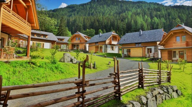 Trattlers Hof-Chalets in der Nockalm ⌀ 4,3/5 – Motorradhotel
