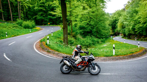 Motorradtouren Ardennen – Aufregende Straßen durch grüne Wälder und ...