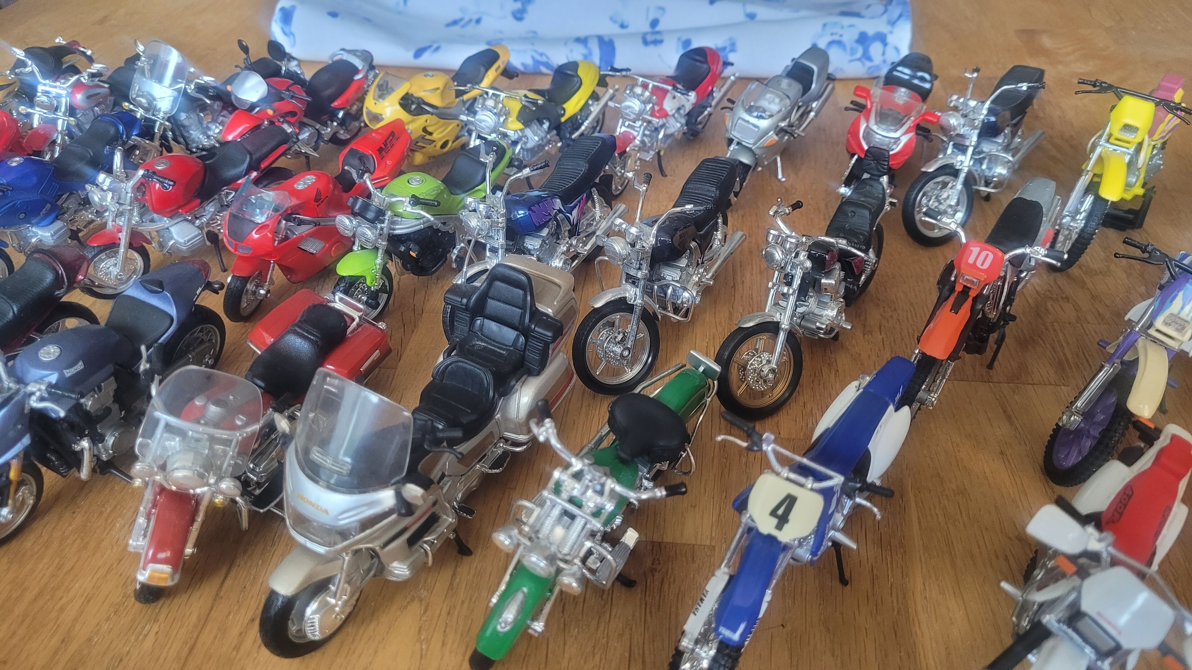 35 Mopeds abzugeben. :-)
